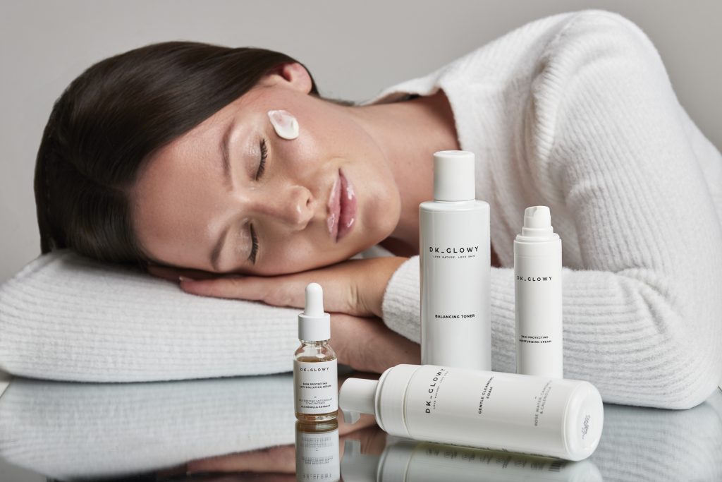 4-Step Skincare Routine That Will Keep Your Skin Looking Young and ...